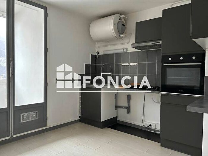 Appartement à louer - Villancourt, Le Pont-de-Claix - 4 pièces - 2 chambres