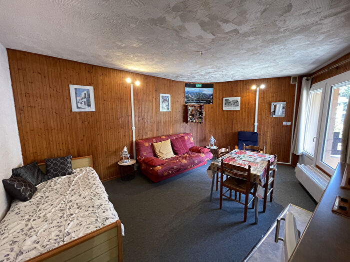 Appartement 1 pièce à Laveissière, à vendre
