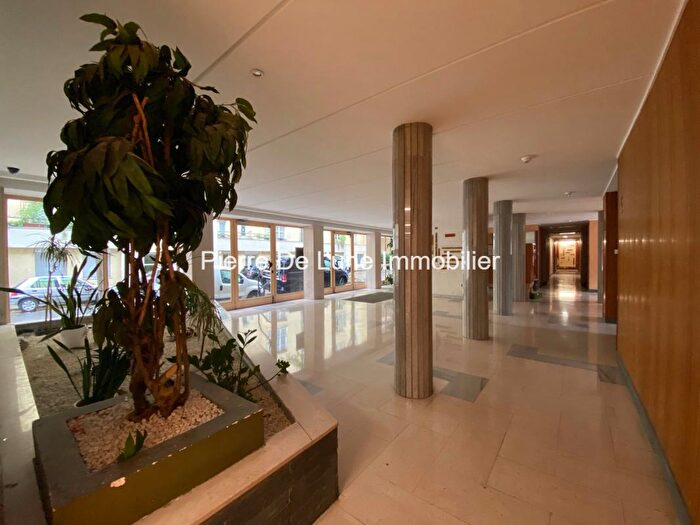 Appartement à vendre - Lyon e , Guillotière - 2 pièces - 1 chambre