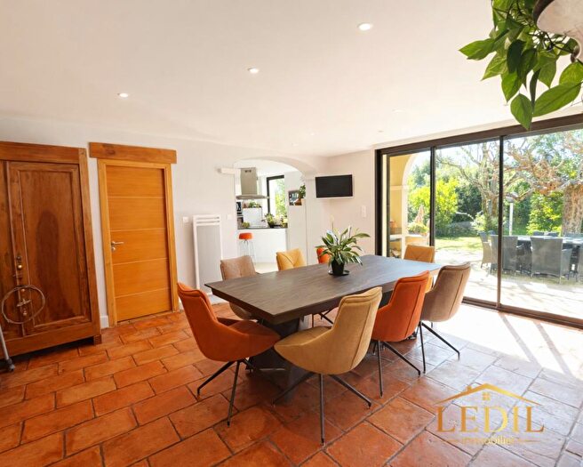 Maison à vendre - Moissac, Saint-Benoît - 6 pièces - 5 chambres