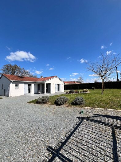 Maison à louer - Vougy - 4 pièces - 3 chambres