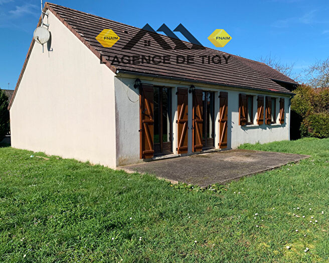 Maison à vendre - Saint-Benoît-sur-Loire - 6 pièces - 4 chambres