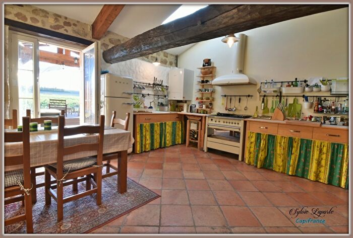 Maison à louer - Saint-Pierre-sur-Dropt - 4 pièces - 2 chambres