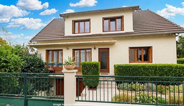 Maison à vendre - Neuilly-Plaisance, Bel Air, Clémenceau, Carnot - 7 pièces - 5 chambres