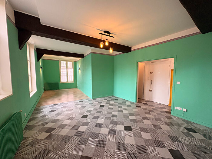 Appartement à louer - Chartres, Centre-ville - 3 pièces - 2 chambres