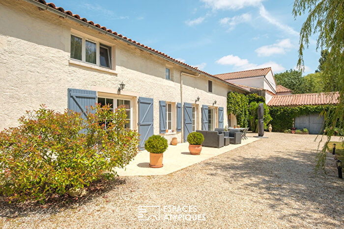 Saint-Martin-de-Bernegoue - Maison 9 pièces à vendre