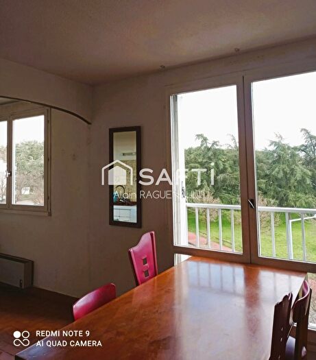 Appartement à vendre - Vénissieux, Centre-ville - 2 pièces - 1 chambre