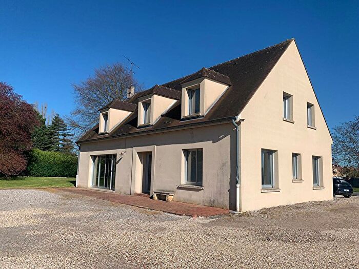 Maison à louer - Saint-Crépin-Ibouvillers - 8 pièces - 5 chambres