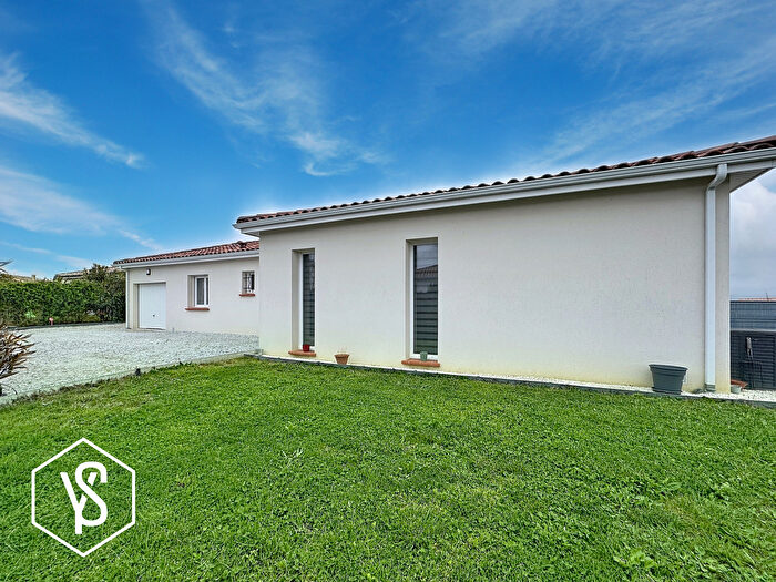 Maison à vendre - Bourg-Saint-Bernard - 4 pièces - 3 chambres