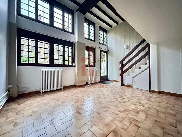 Appartement à vendre - Fontainebleau, Centre-ville - 2 pièces - 1 chambre