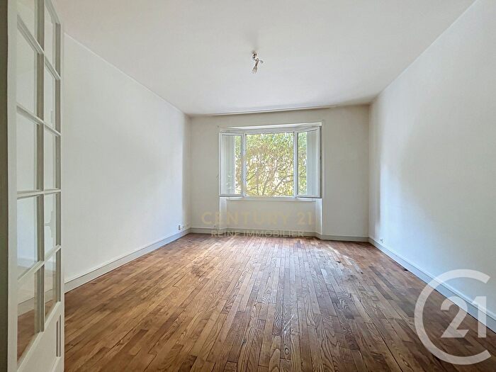 Appartement 3 pièces à vendre à Quartiers Centre, Saint-Hélier, Gare