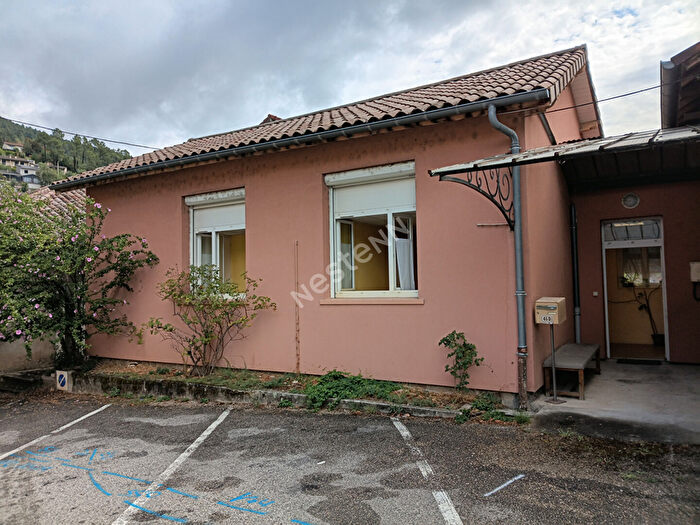 Saint-Sauveur-de-Montagut : Maison 3 pièces à vendre