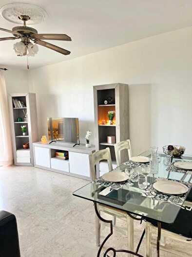 Appartement 2 pièces à louer à Mandelieu-la-Napoule, Capitou