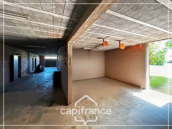 Maison à vendre - Roquefort - 5 pièces - 4 chambres