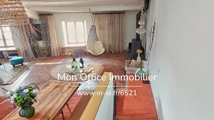 Maison 4 pièces à Lourmarin, à vendre