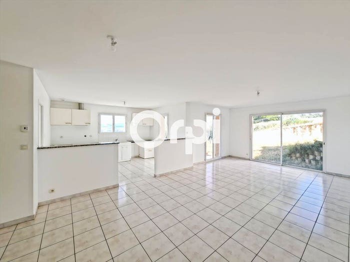 Maison 4 pièces à louer à Pomeys