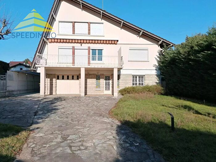 Maison 6 pièces à Mandres-les-Roses, à vendre