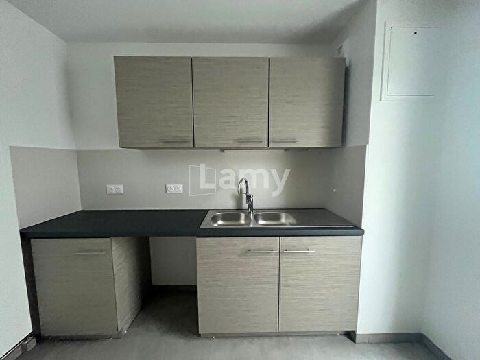 Appartement à louer - Ateliers SNCF, Chenôve - 5 pièces