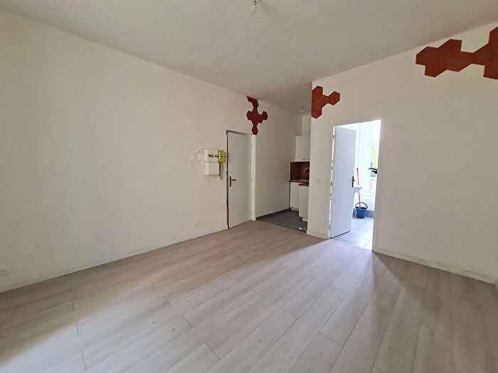 Montereau-Fault-Yonne, Ville basse : Appartement 1 pièce à louer
