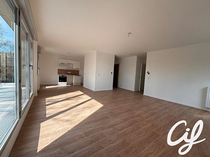 Appartement à louer - La Chapelle-sur-Erdre, Centre-ville, Gare, Chêne Vert - 4 pièces - 3 chambres