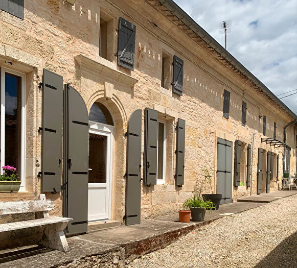 Maison à vendre - Grézillac - 10 pièces - 5 chambres