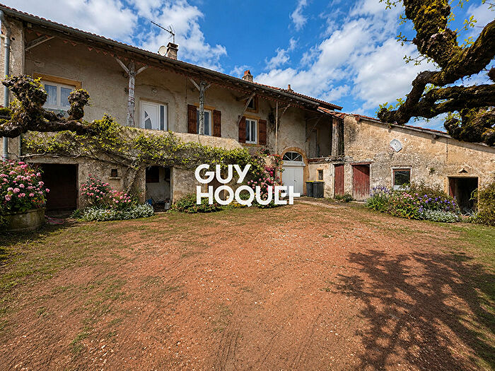Maison 7 pièces à Saint-Gengoux-de-Scissé, à vendre