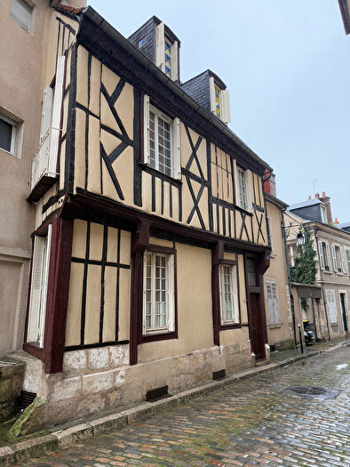Maison à vendre - Bourges, Centre-ville, Charlet, Lahitolle, Pignoux, Sembat - 7 pièces - 5 chambres