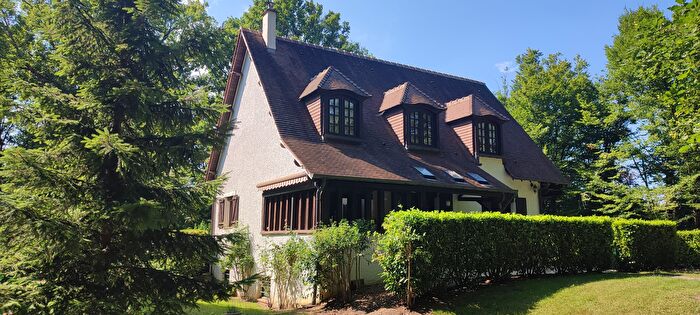Maison à vendre - Ferrières-en-Gâtinais - 6 pièces - 5 chambres