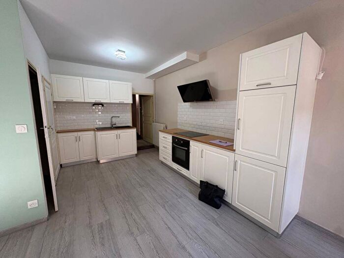 Maison à louer - Puimoisson - 3 pièces - 2 chambres