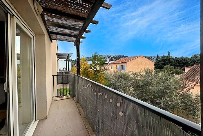 Appartement à louer - Lamanon - 3 pièces - 2 chambres