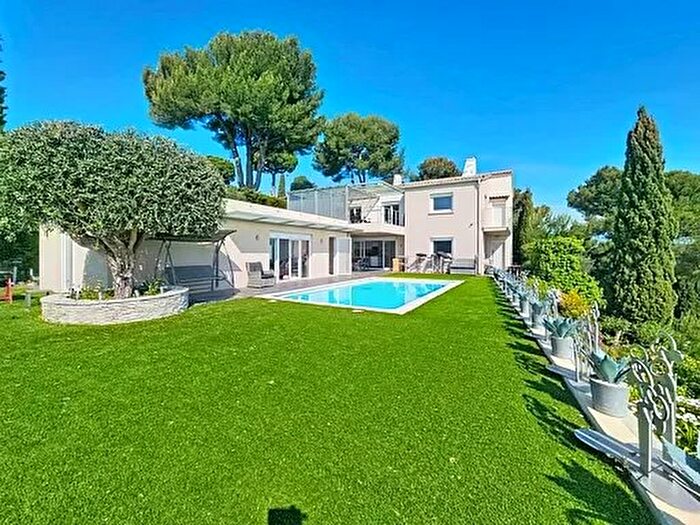 Saint-Laurent-du-Var, Tuilière, Sainte-Petronille, Les Crottes, Tour, Iscles : Maison 8 pièces à vendre