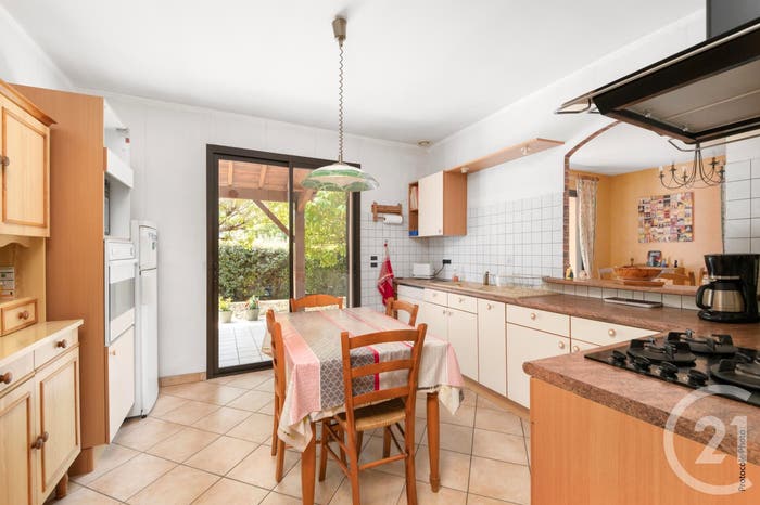 Maison 5 pièces à Saint-Geniès-Bellevue, à vendre
