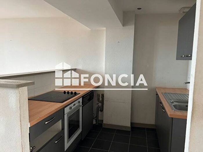 Appartement à louer - Crêt de Roc, Saint-Étienne - 4 pièces - 3 chambres