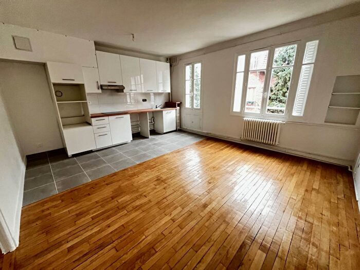 Appartement à louer - Gambetta, Paris ème arrondissement - 3 pièces - 2 chambres