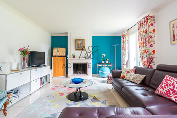 Maison 8 pièces à Chatou, à vendre