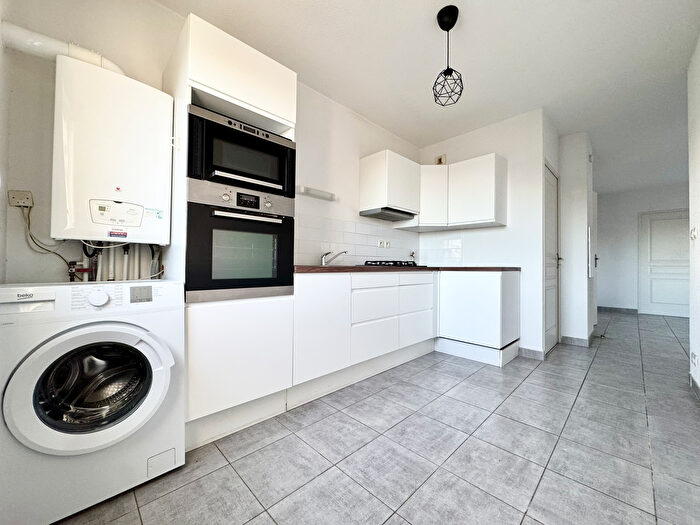 Appartement à louer - Nîmes, Mas de Lauze, Carreau de Lanes - 3 pièces - 2 chambres