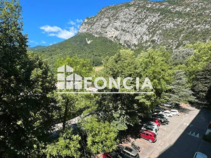 Appartement à louer - Barnave-Saint Robert, Saint-Égrève - 1 pièce