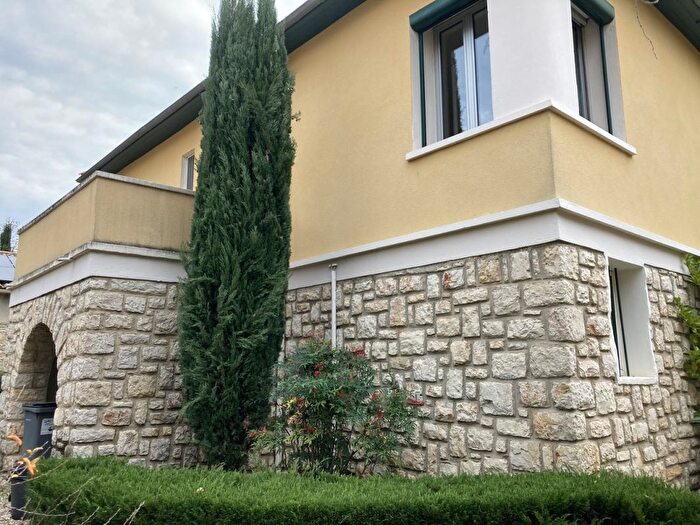 Maison à vendre - Charleval - 6 pièces - 3 chambres