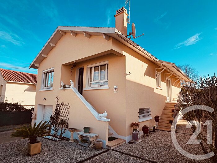 Maison à vendre - Soyaux - 6 pièces - 4 chambres