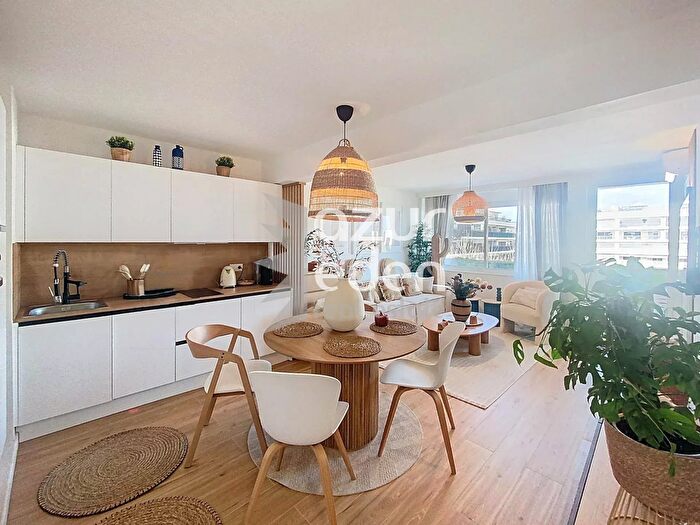 Appartement à vendre - Cannes, Pointe Croisette - 2 pièces - 1 chambre