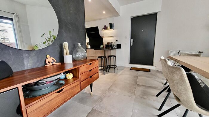 Appartement à vendre - Le Plessis-Robinson, Malabry - 6 pièces - 4 chambres