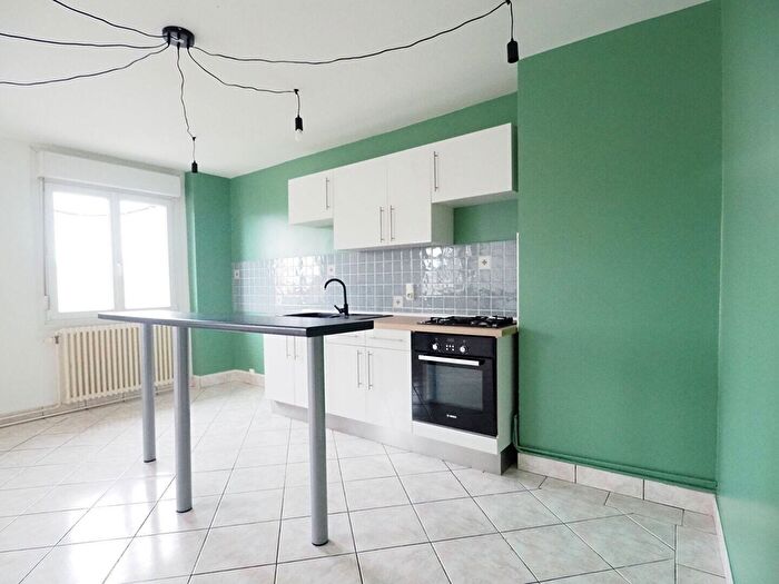 Appartement à louer - Charmes - 4 pièces - 2 chambres