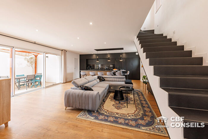 Maison à vendre - Entraigues - 5 pièces - 4 chambres