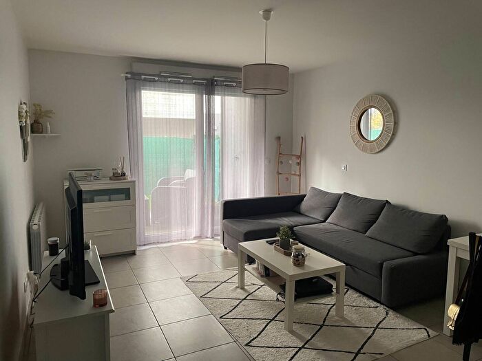 Appartement à louer - Le Bachut, Lyon ème arrondissement - 1 pièce