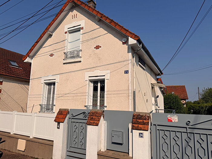 Nevers, Alsace Lorraine Rotonde : Maison 5 pièces à vendre