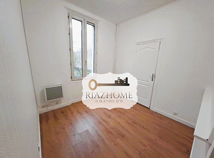 Appartement à vendre - Le Bourget, Square Charles de Gaulle - 2 pièces - 1 chambre