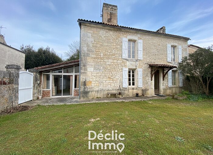 Saint-Même-les-Carrières - Maison 5 pièces à vendre