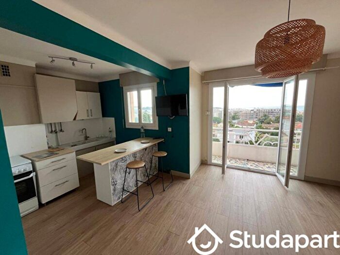 Appartement à louer - La Badine, Antibes - 1 pièce