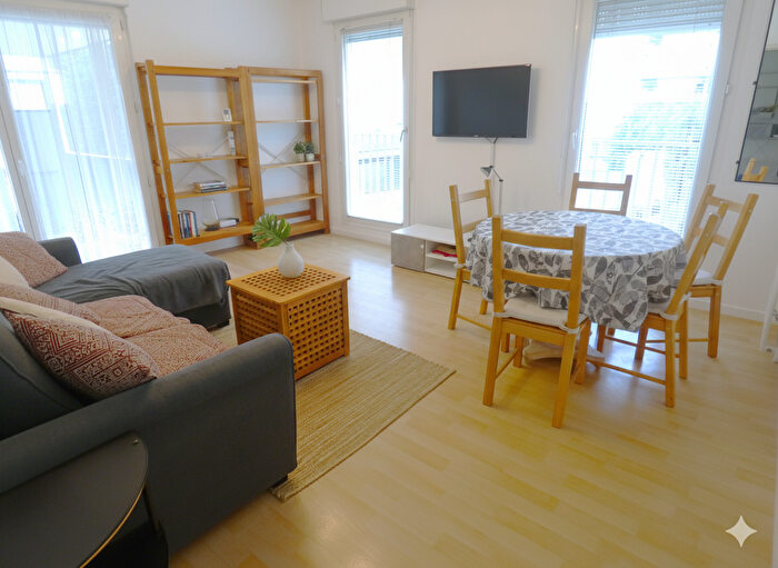 Appartement à louer - Nanterre, Chemin de lîle - 3 pièces - 2 chambres