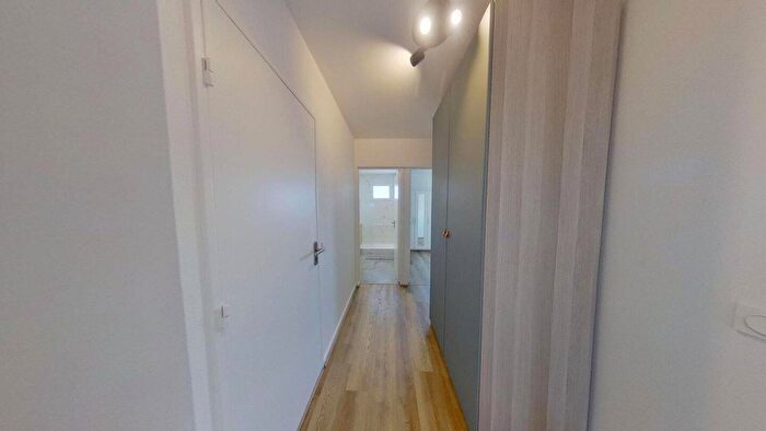 Appartement à louer - Laënnec, Lyon ème arrondissement - 6 pièces - 1 chambre